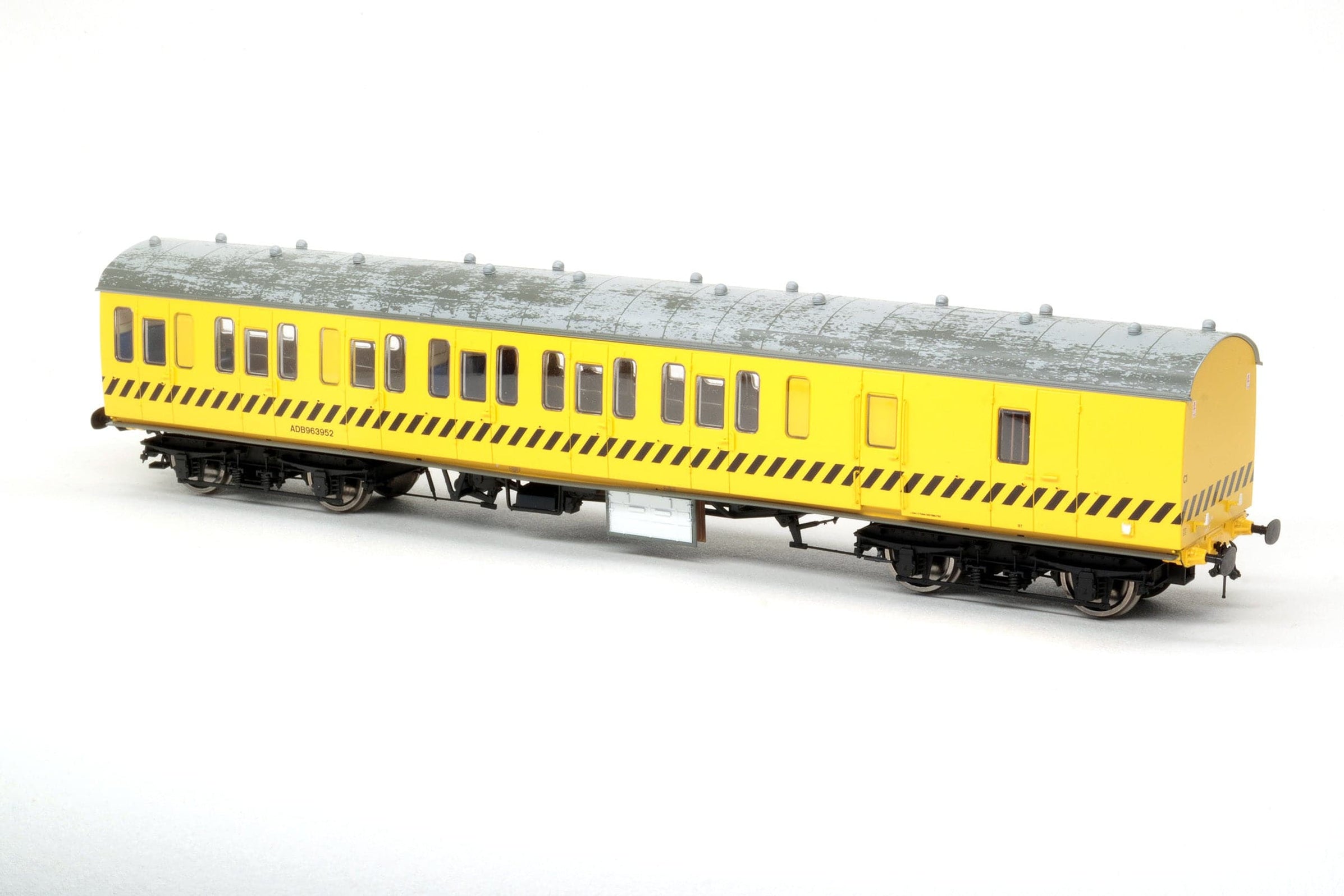 BR Mk1 57' Non-Gangway Coach - BS - BR BTU Tool Vans: ADB963952 ...